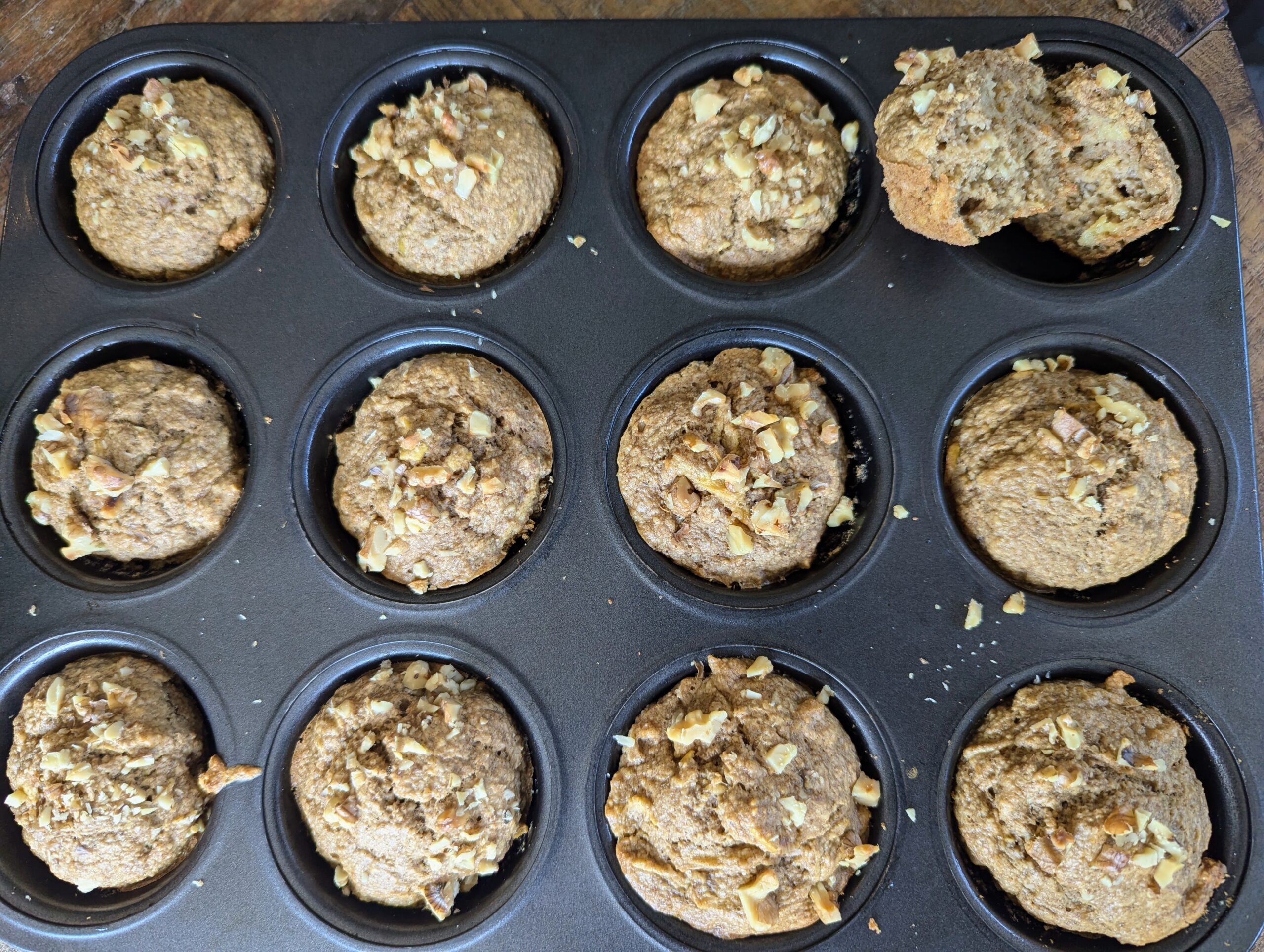 Oatmeal Apple Banana Muffins {gf, df} - happy eats healthy